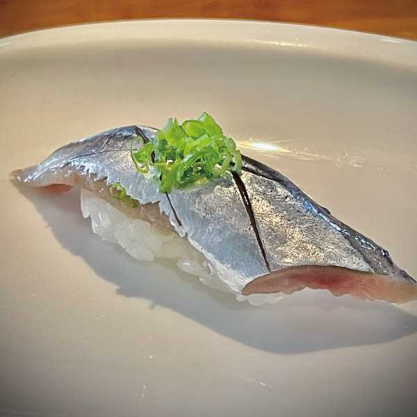 秋の味覚の代表格サンマ現る！ -Kamado Sushi- | BaySpo