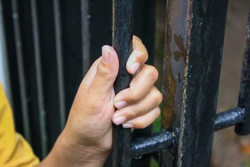 人身売買容疑で9人逮捕 被害者21人を保護 | BaySpo