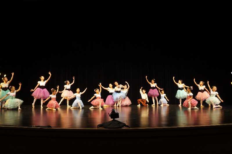 アコバレエダンスショーを開催 - AKO BALLET DANCE SCHOOL - | BaySpo