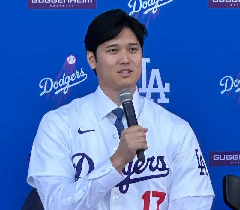 大谷翔平がロサンゼルス・ドジャース入団記者会見 | BaySpo